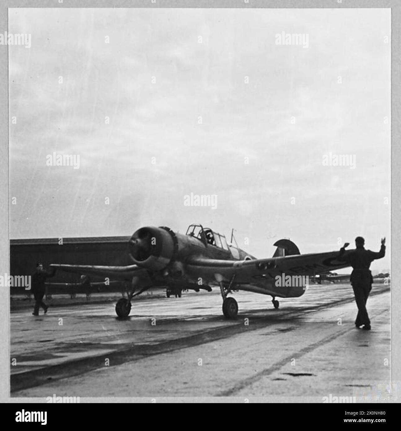 BRILLIANT U.S. FLIERS ATTEND R.A.F s MOST ADVANCEDSCHOOL. - For story ...