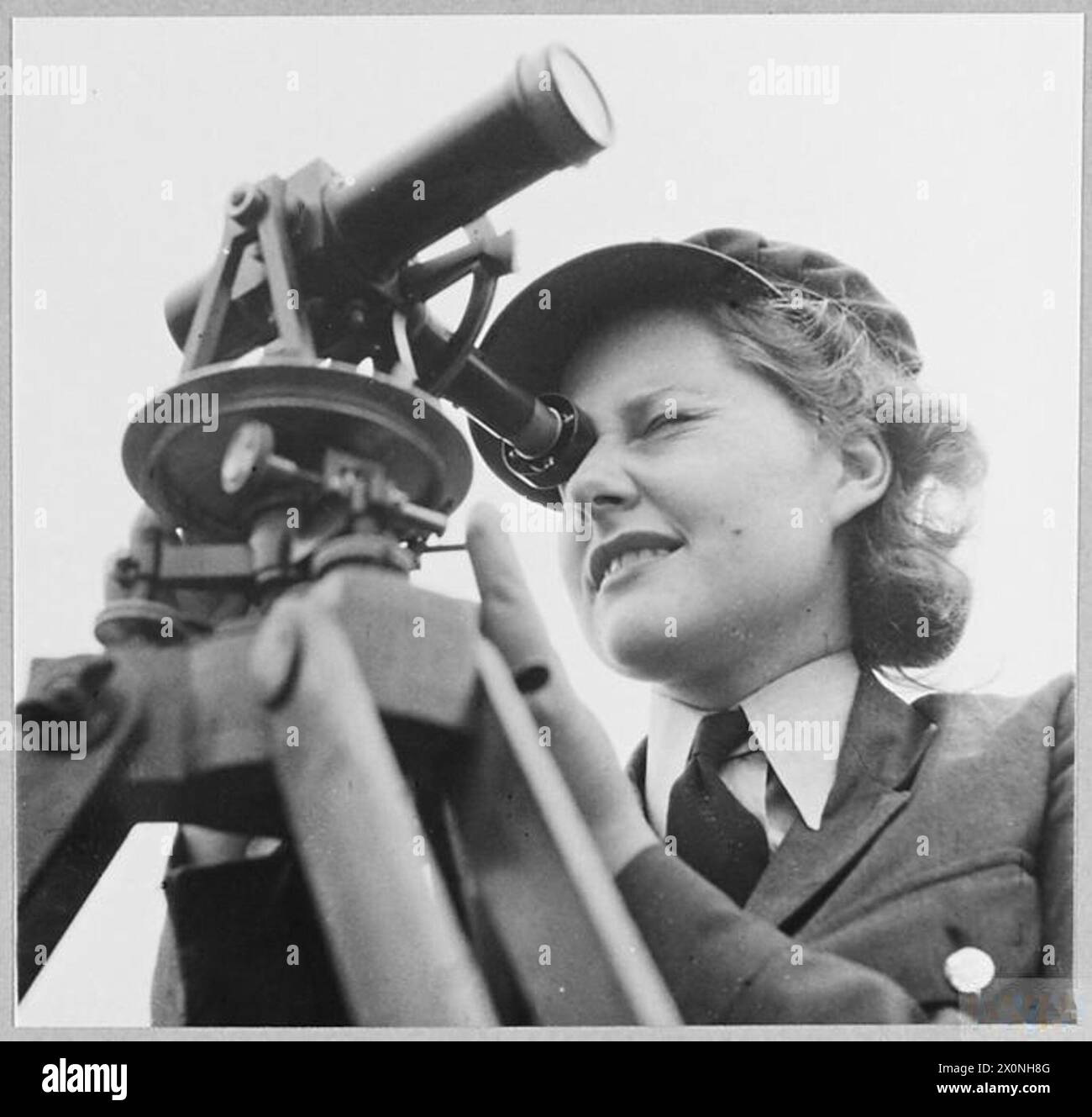 W.A.A.F. METEOROLOGISTS AT WORK - WAAF meteorologist following the ...