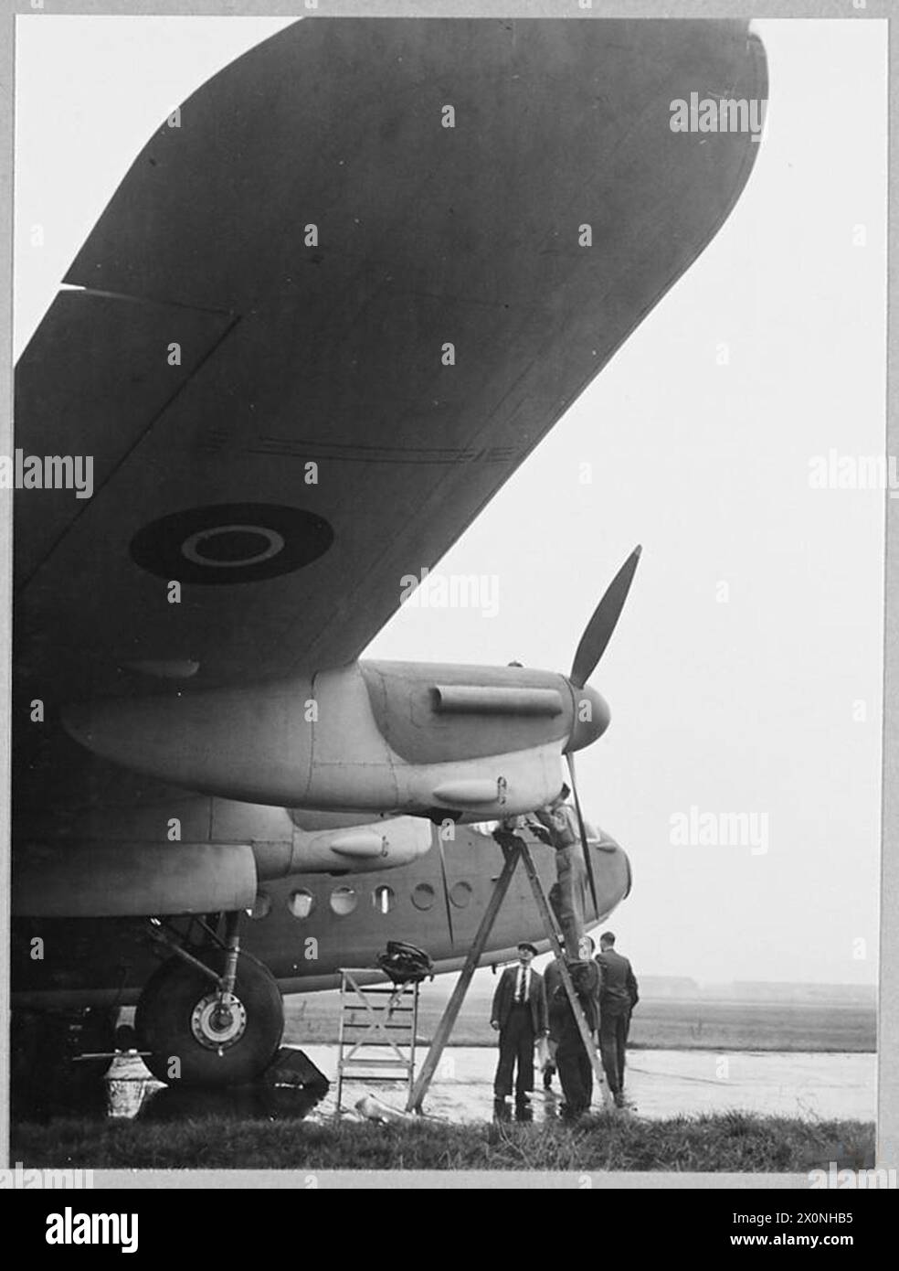 Wing mountings hi-res stock photography and images - Alamy