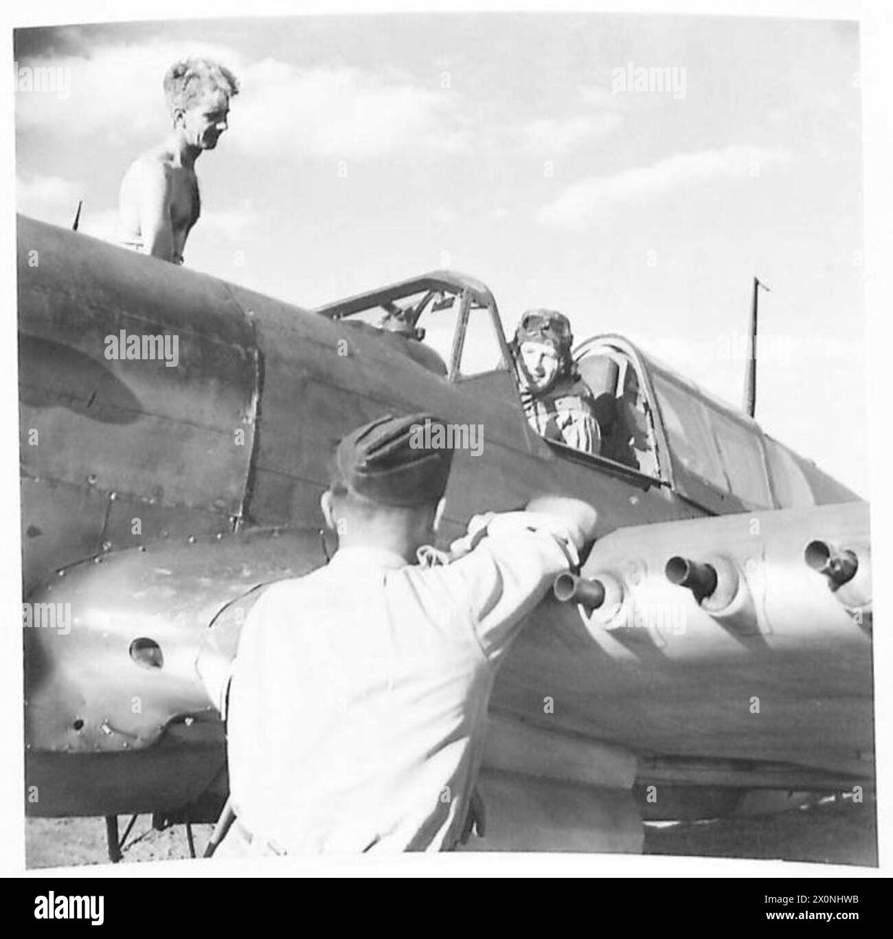 EIGHTH ARMY : INFANTRY MEET THEIR FLYING ARTILLERY - Seated in the ...