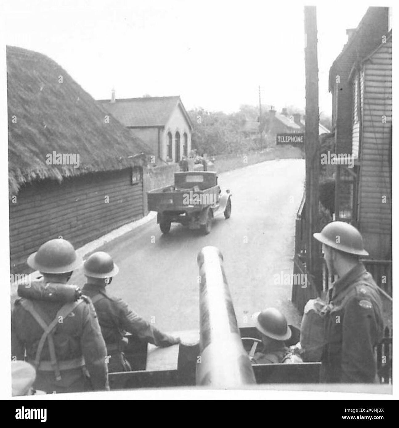 MOBILE GUNS - One of the 4 inch Naval guns mounted on its lorry ...