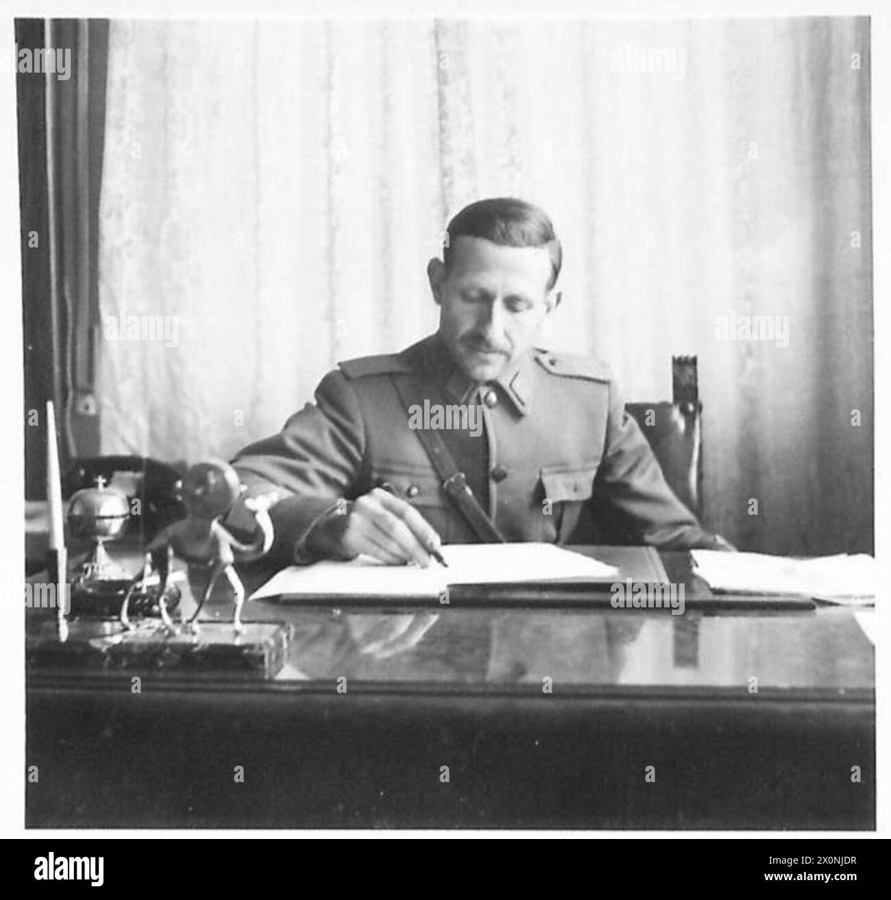 THE BRITISH ARMY IN NORTH AFRICA, SICILY, ITALY, THE BALKANS AND ...