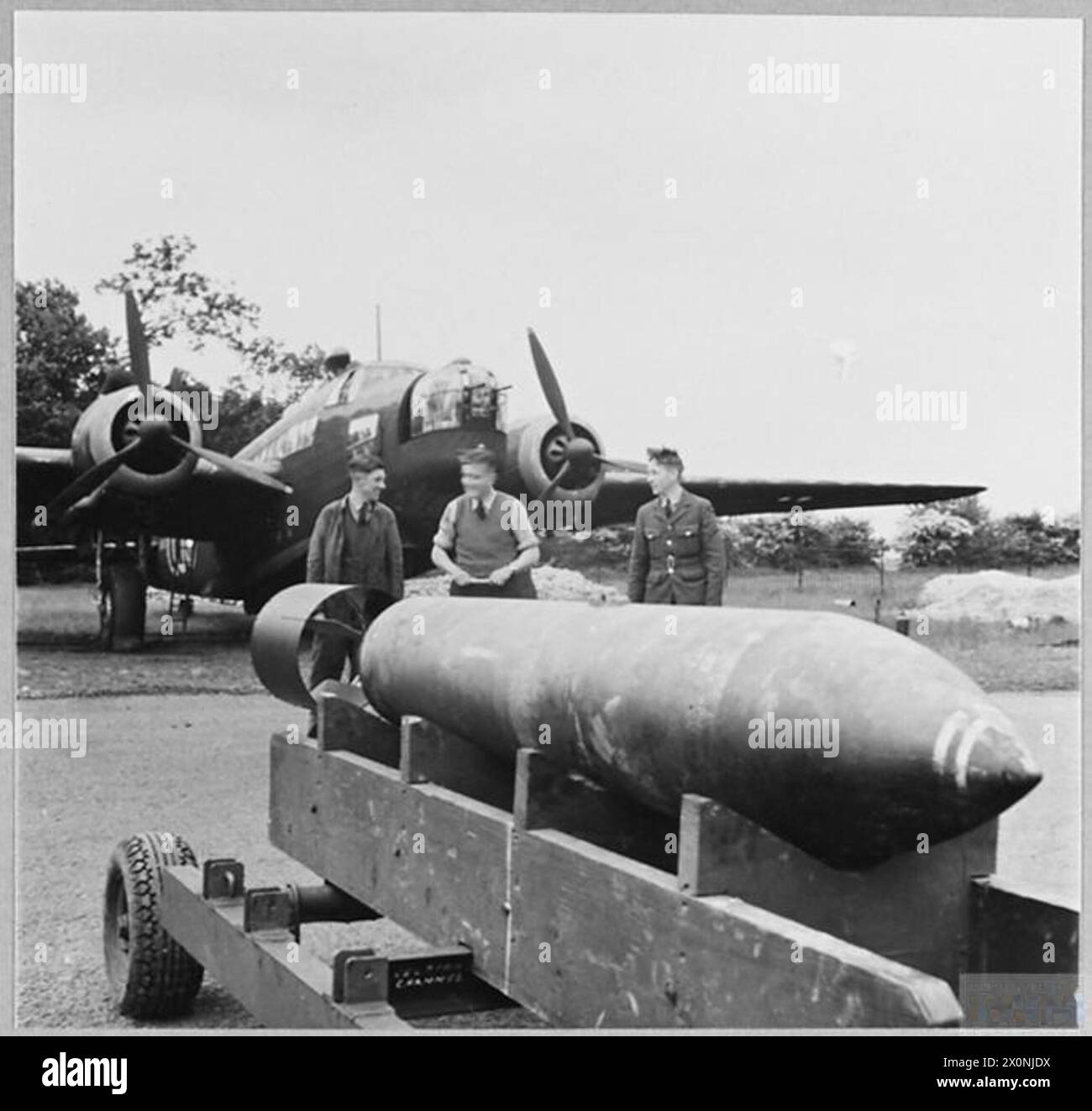 Raf bombing wwii hi-res stock photography and images - Alamy