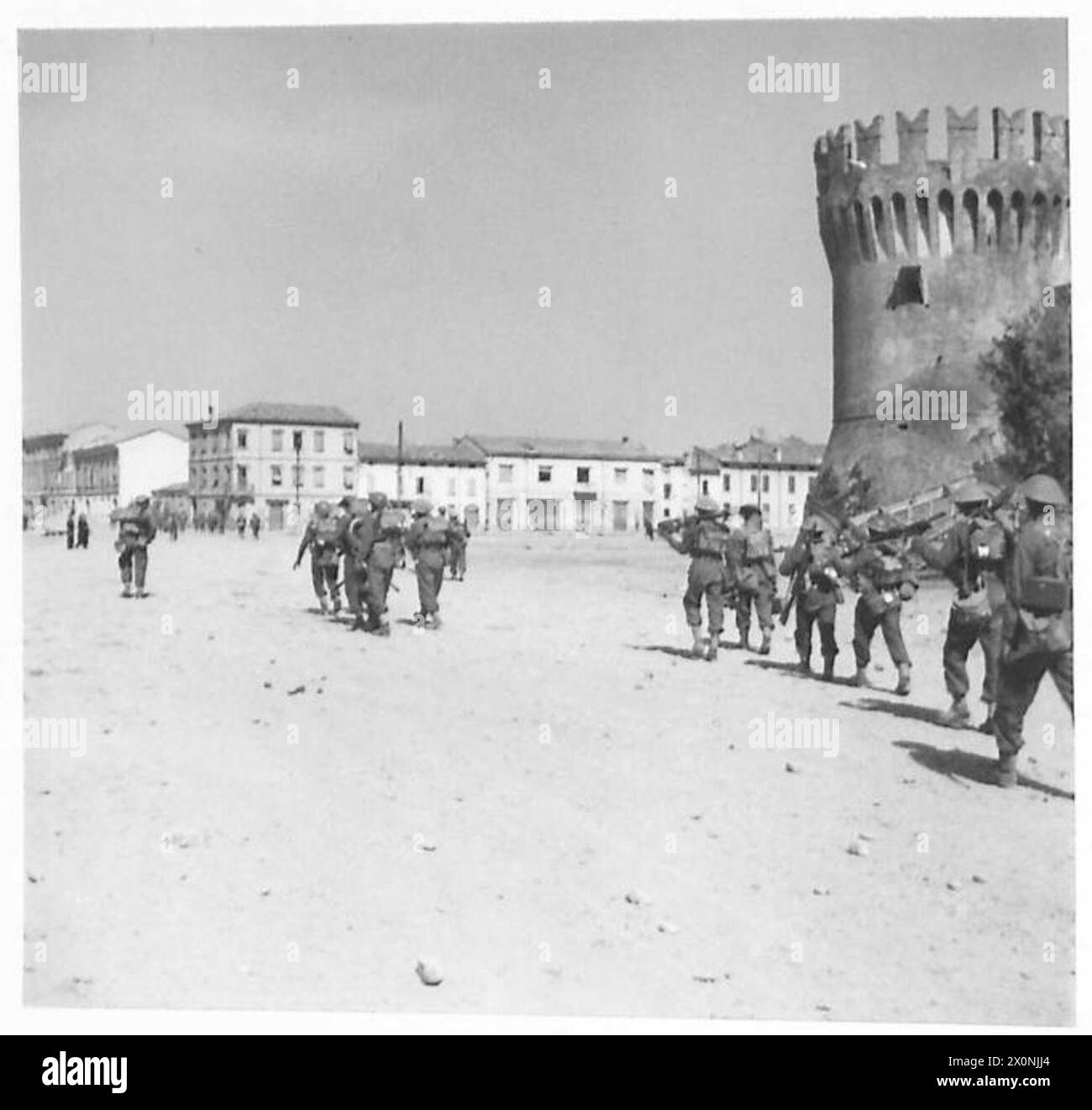 Infantry and Bren carriers of the Jaipur Regiment advance through Lugo ...