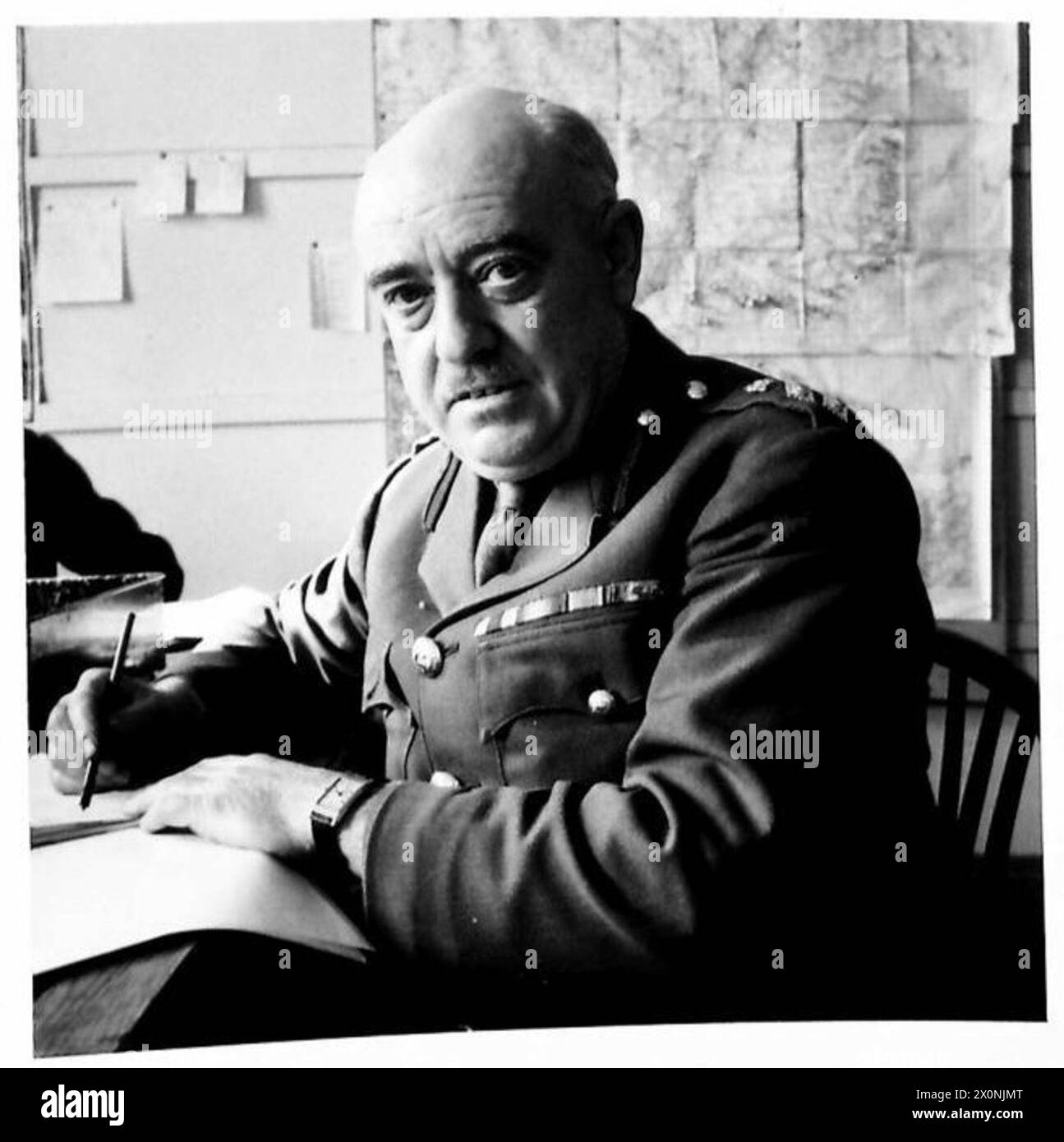 PORTRAITS OF ANTI-AIRCRAFT COMMAND OFFICERS & GUN OPERATIONS ROOMS ...