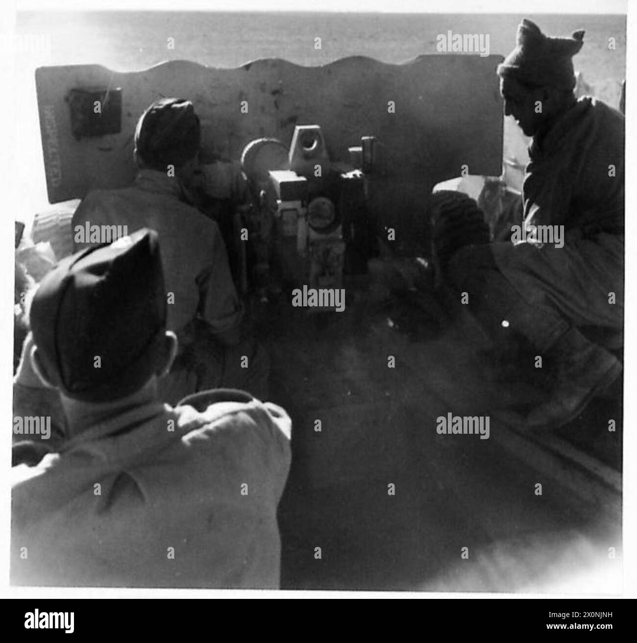 6 pounder anti tank gun egypt hi-res stock photography and images - Alamy