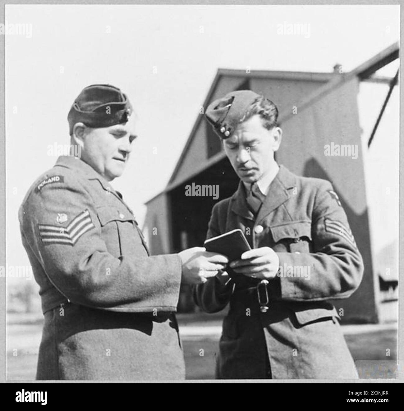 THE POLISH AIR FORCE IN BRITAIN, 1940-1947 - RAF Sergeant, who is also ...