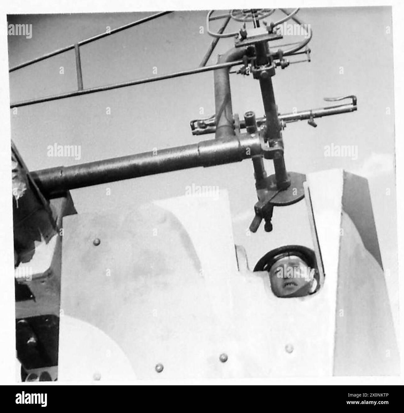 Eighth Army mobile artillery gun in Italy features an armour-plated ...