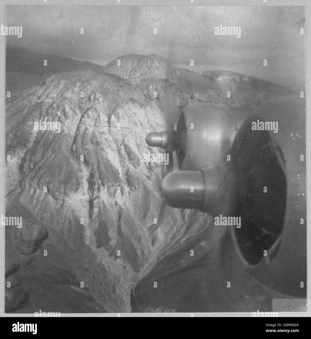 R.A.F. TRANSPORT COMMAND ATLANTIC ROUTES - For story see CH.15929 ...