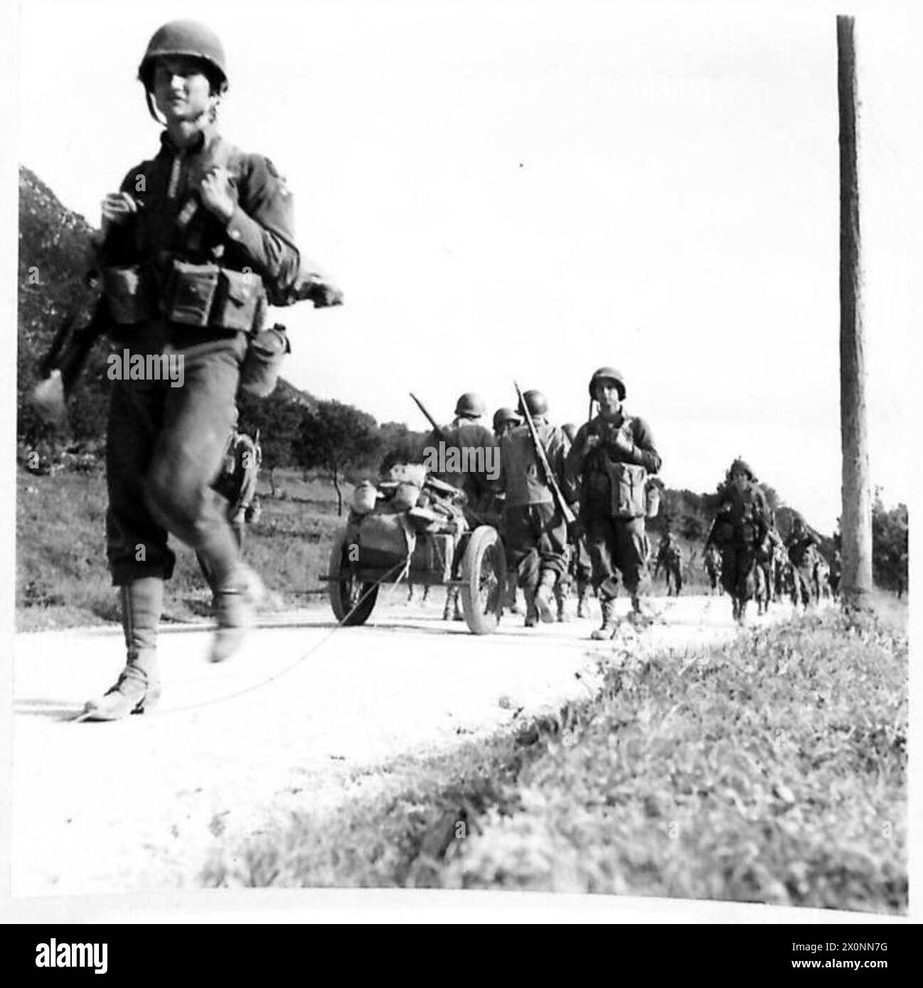 ITALY : FIFTH ARMYAMERICAN FRONT - On the road from Capriati to the ...