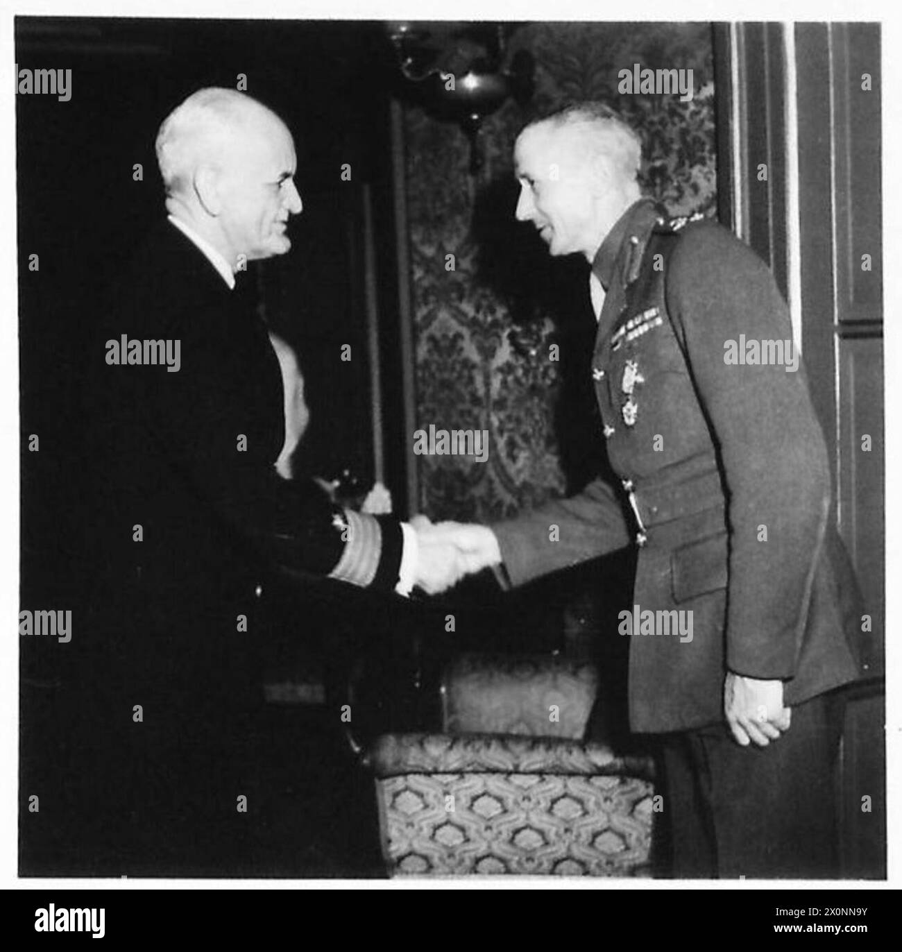 American military officer commendation Black and White Stock Photos ...