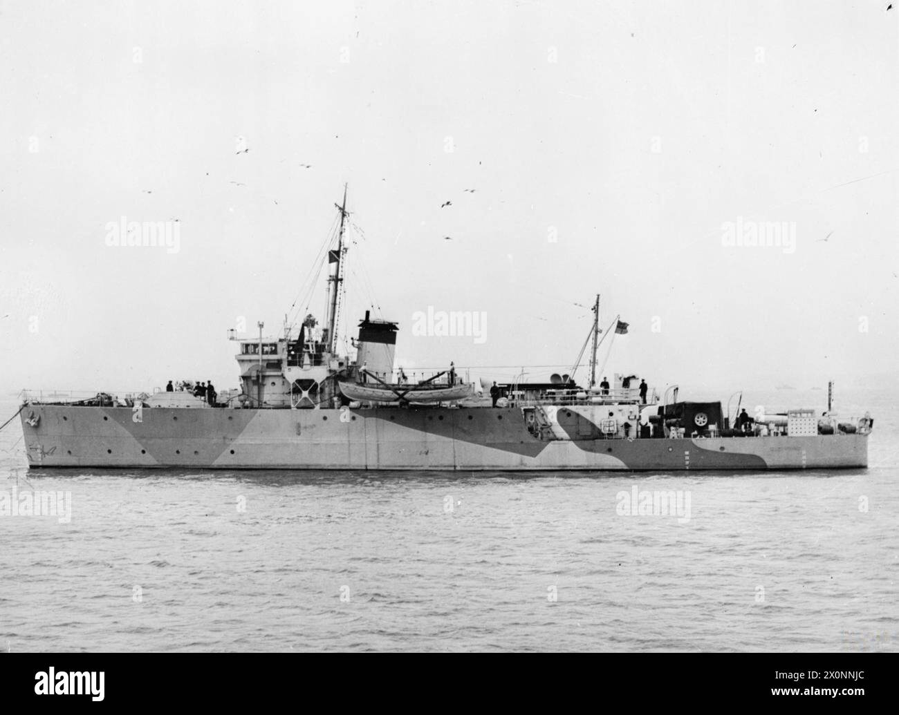 HMS SHIPPIGAN, BANGOR CLASS MINESWEEPER. OCTOBER 1943. - Broadside view ...