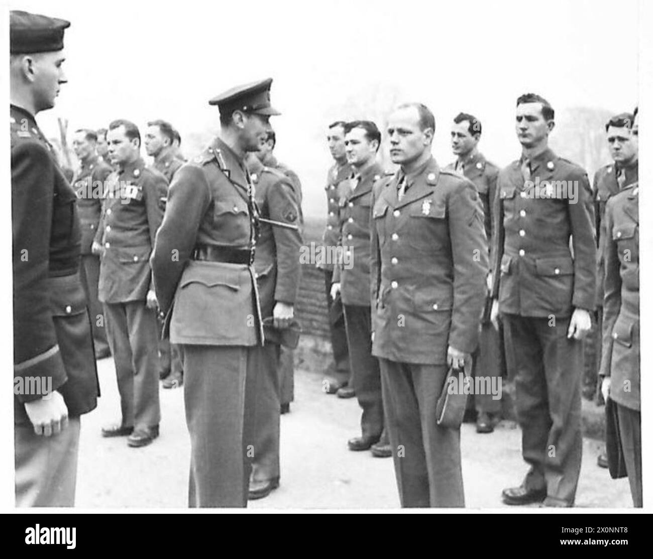 U s army personnel professional Black and White Stock Photos & Images ...