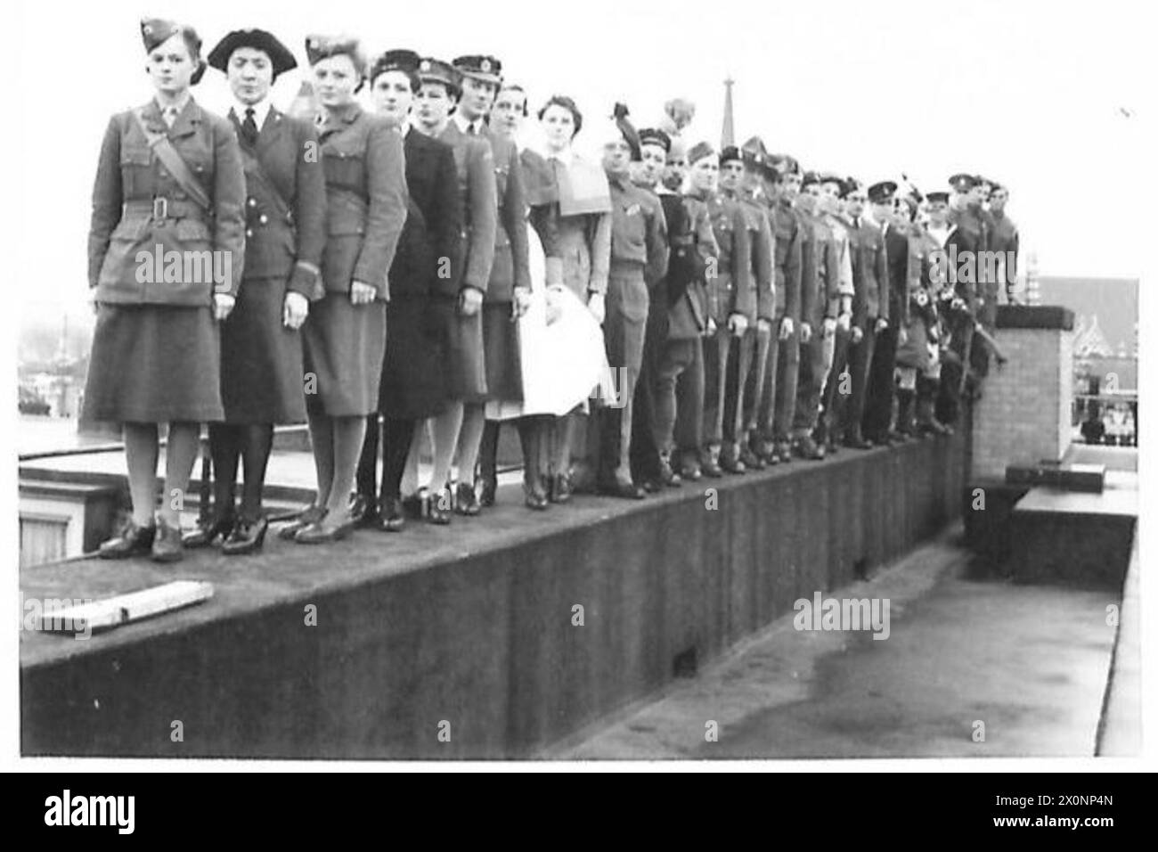 AMERICAN COMMANDOS IN TRAINING - American Commandos embark for the ...