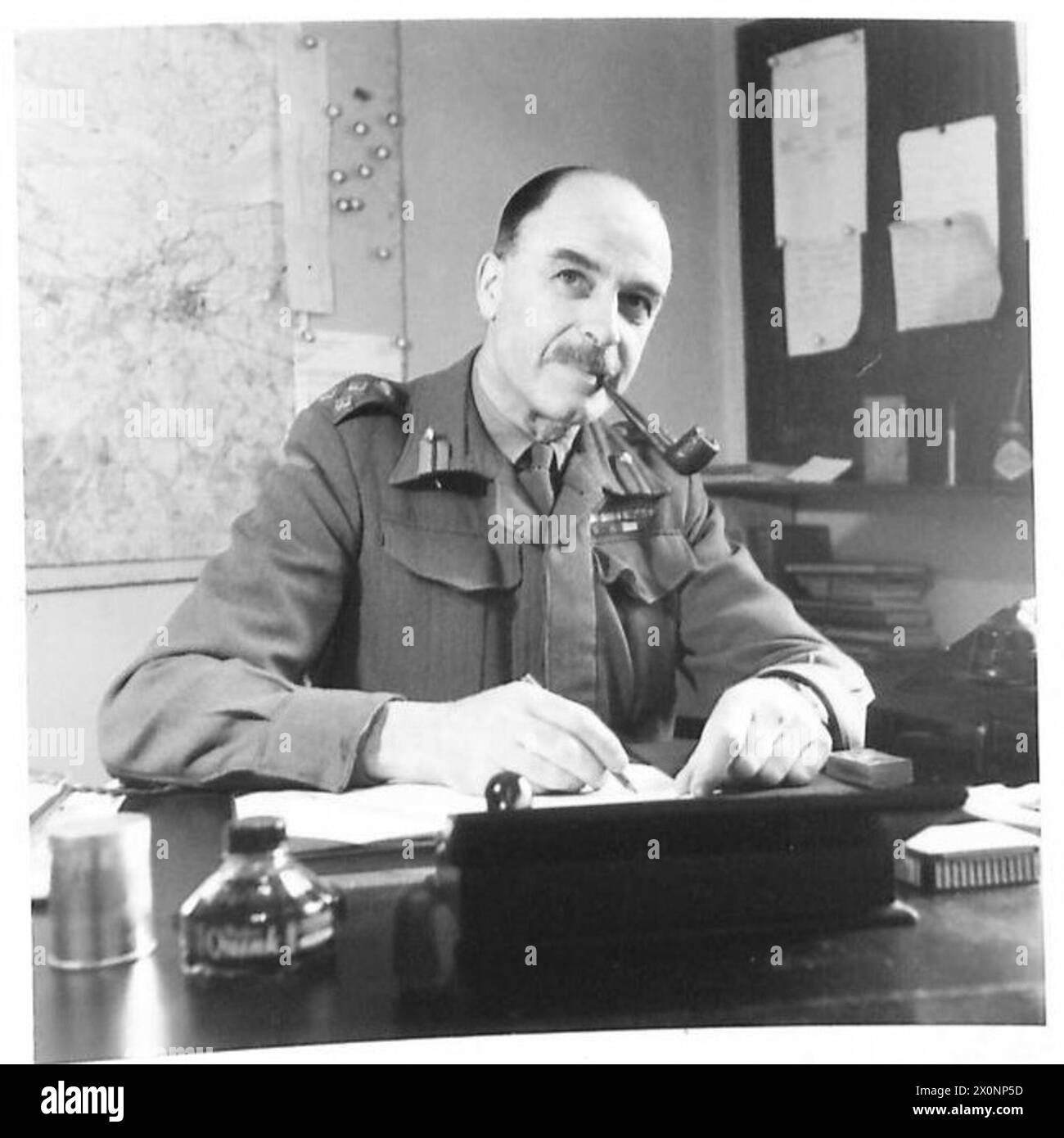 PORTRAITS OF ANTI-AIRCRAFT COMMAND OFFICERS & GUN OPERATIONS ROOMS ...