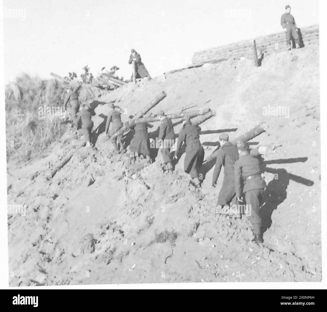 Carrying poles Cut Out Stock Images & Pictures - Alamy