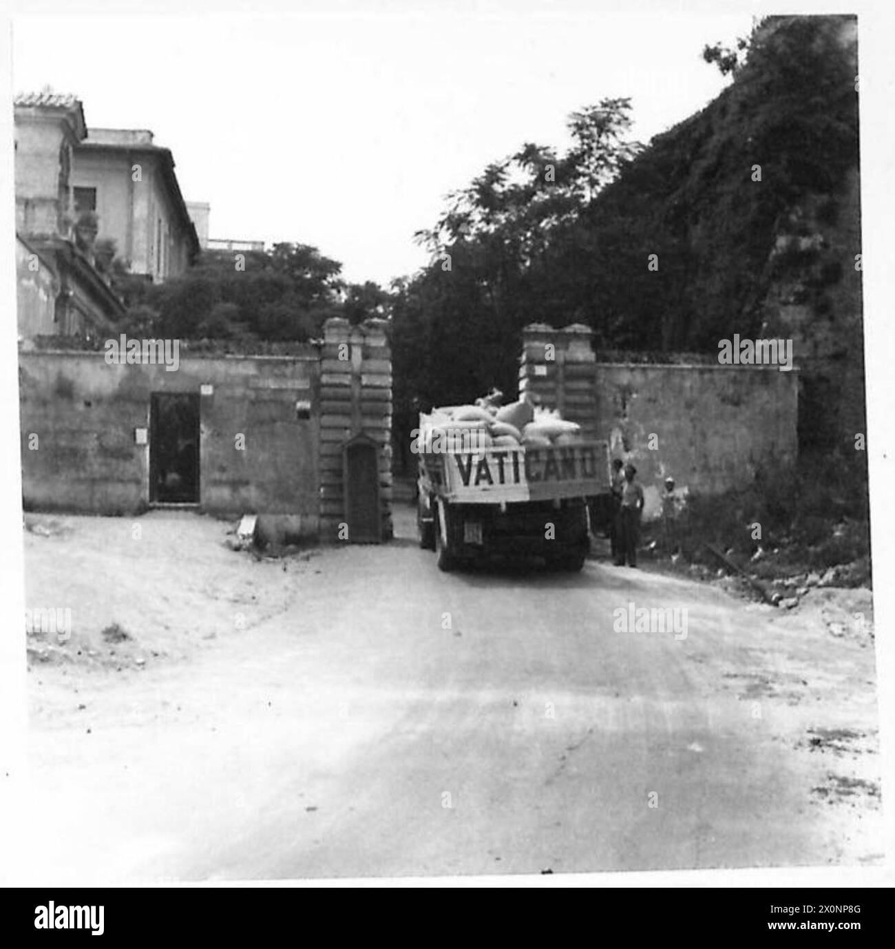 ITALY : THE FEEDING OF ROME - A Vatican truck loaded with flour ...