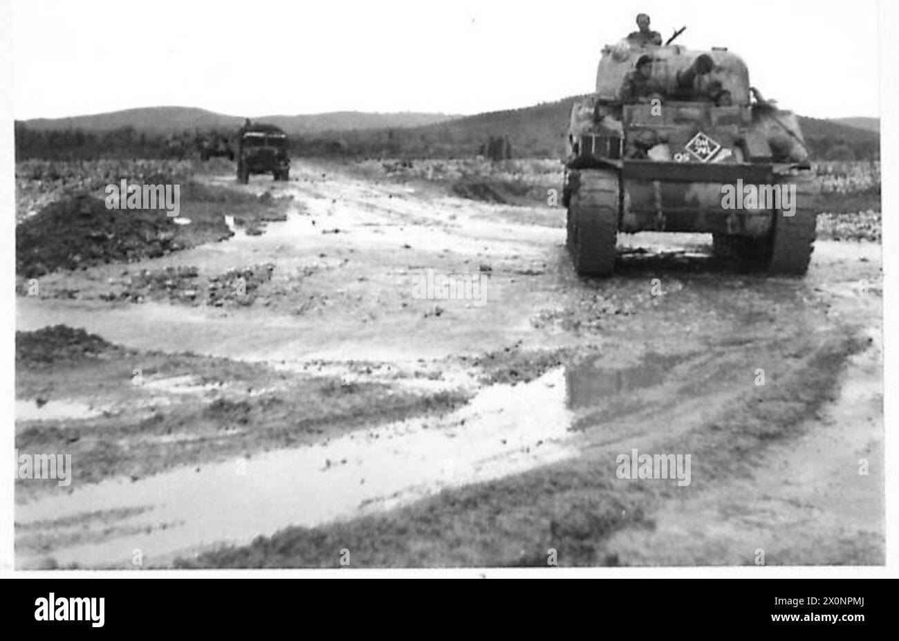 Sherman tanks of the 4th New Zealand Brigade cross the Sangro River in ...