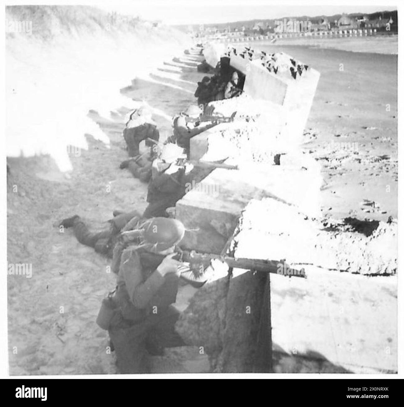 What to take to the beach Cut Out Stock Images & Pictures - Alamy