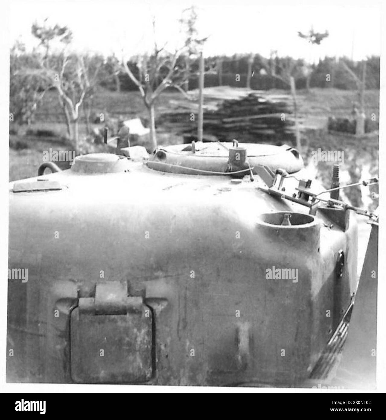 ITALY : EIGHTH ARMY - The release cable entry into turret Photographic ...