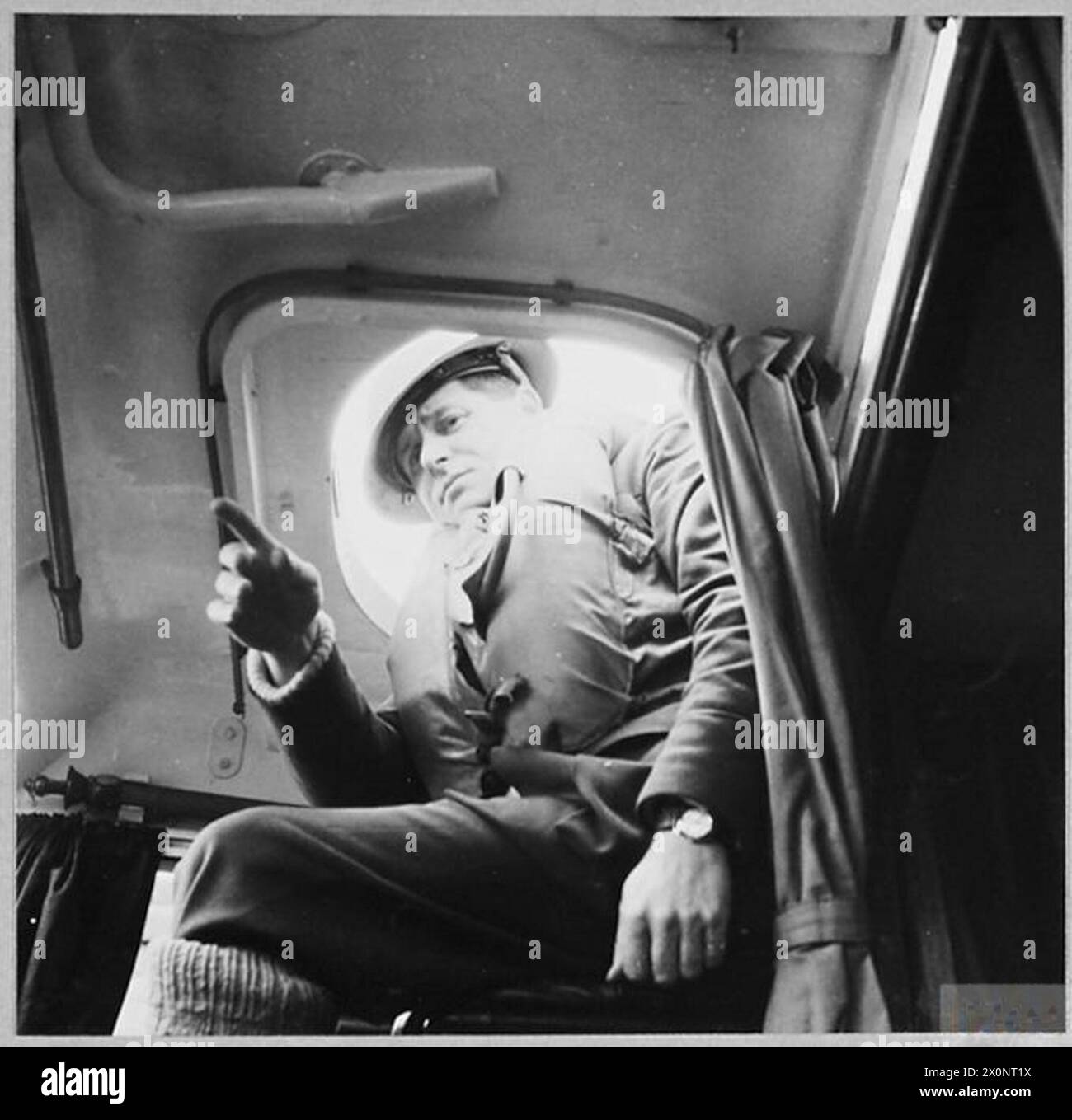 SEARCHING THE SEAS FOR STRANDED AIRMEN : IN AN R.A.F. AIR/SEA RESCUE ...