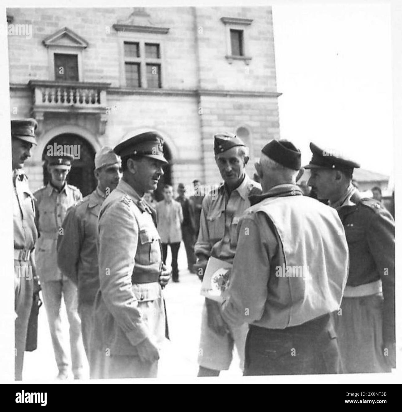 C-IN-C VISITS SAN MARINO - General Alexander talking to Group Captain C ...