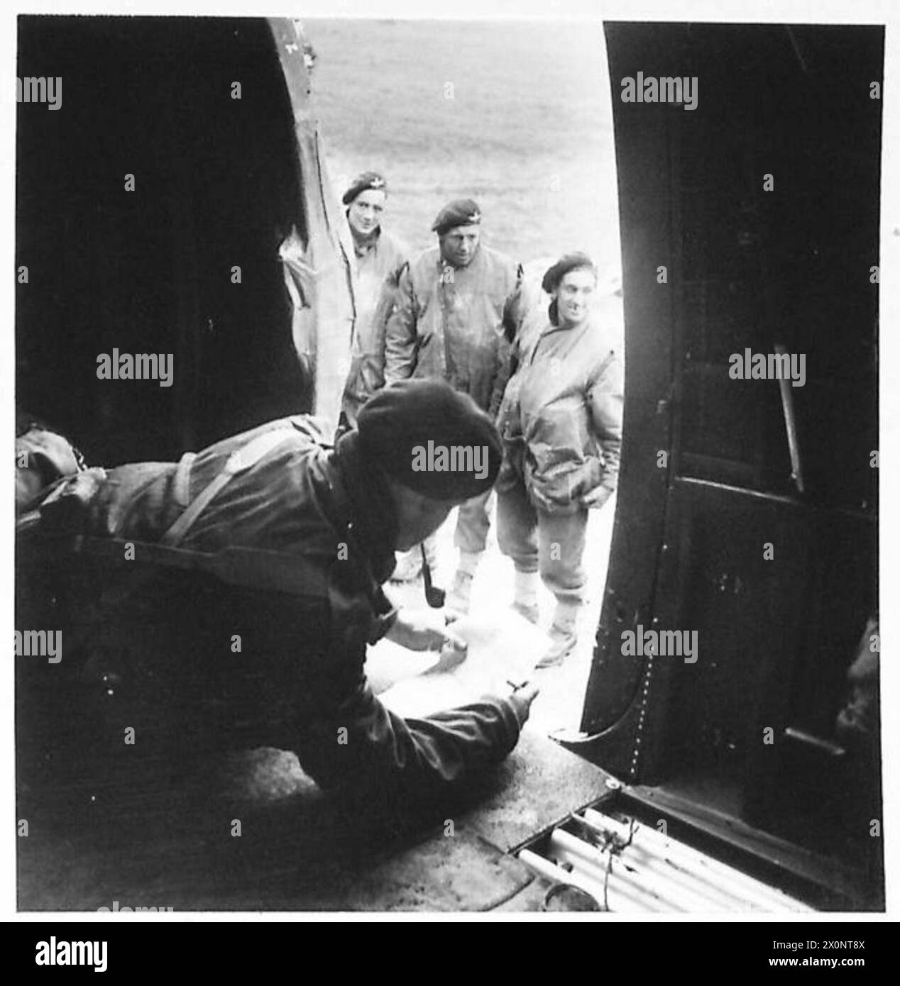 Chute airborne Cut Out Stock Images & Pictures - Alamy