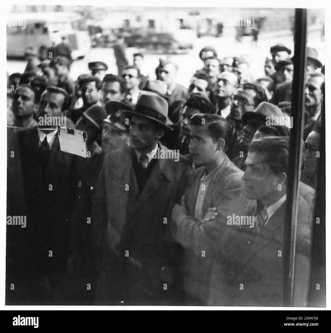 People in war Cut Out Stock Images & Pictures - Alamy