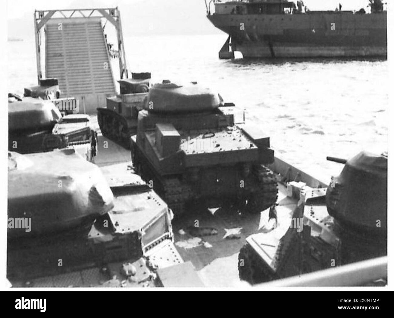 MORE AMERICAN TANKS ARRIVE IN THE MIDDLE EAST - The "Z" craft leaves ...