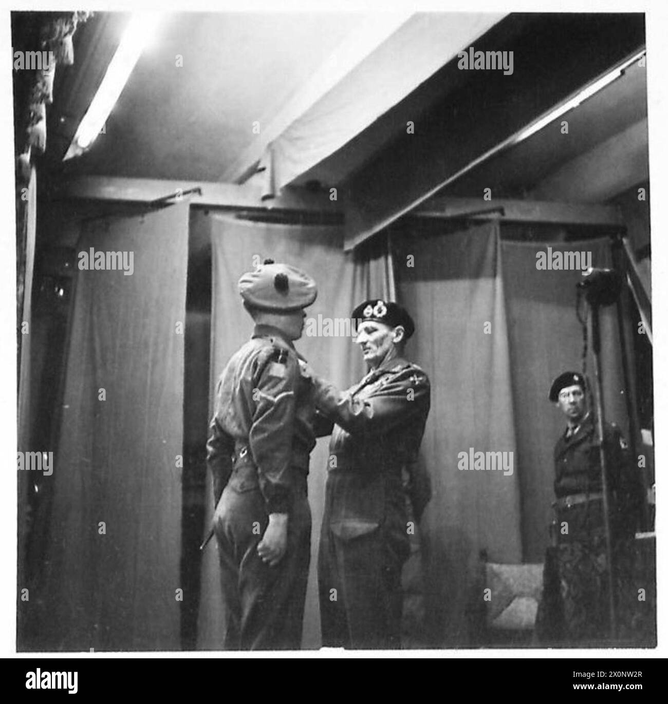 Army group photo uk Black and White Stock Photos & Images - Alamy