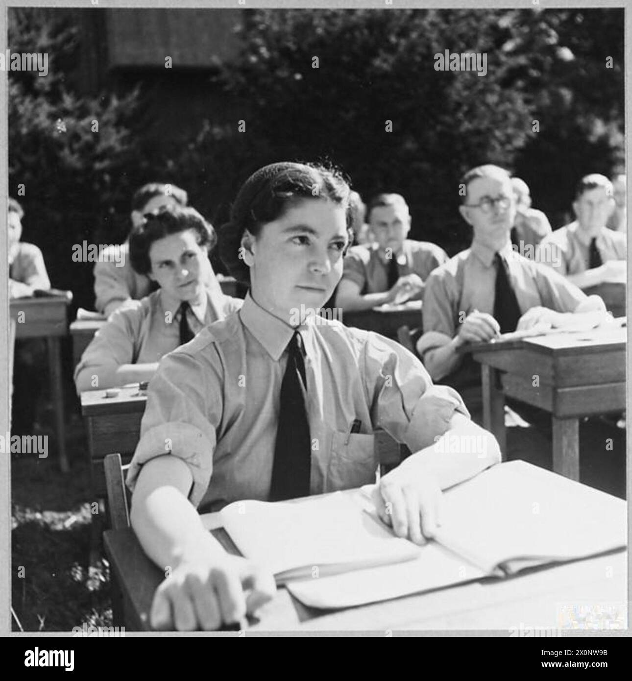 HALTON SCHOOL OF COOKERY (Picture issued 1942) - For story see CH.6942 ...