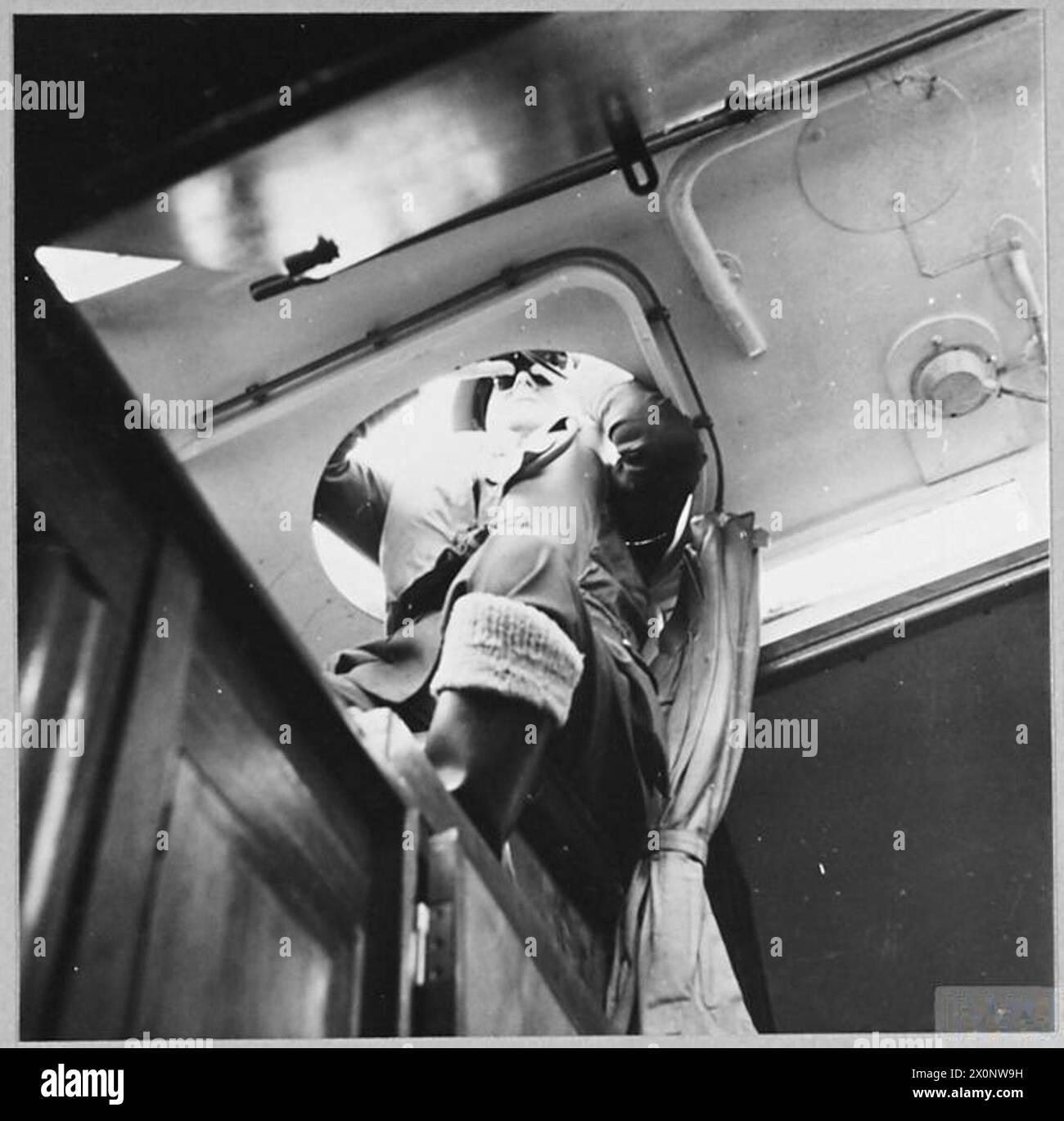 SEARCHING THE SEAS FOR STRANDED AIRMEN : IN AN R.A.F. AIR/SEA RESCUE ...