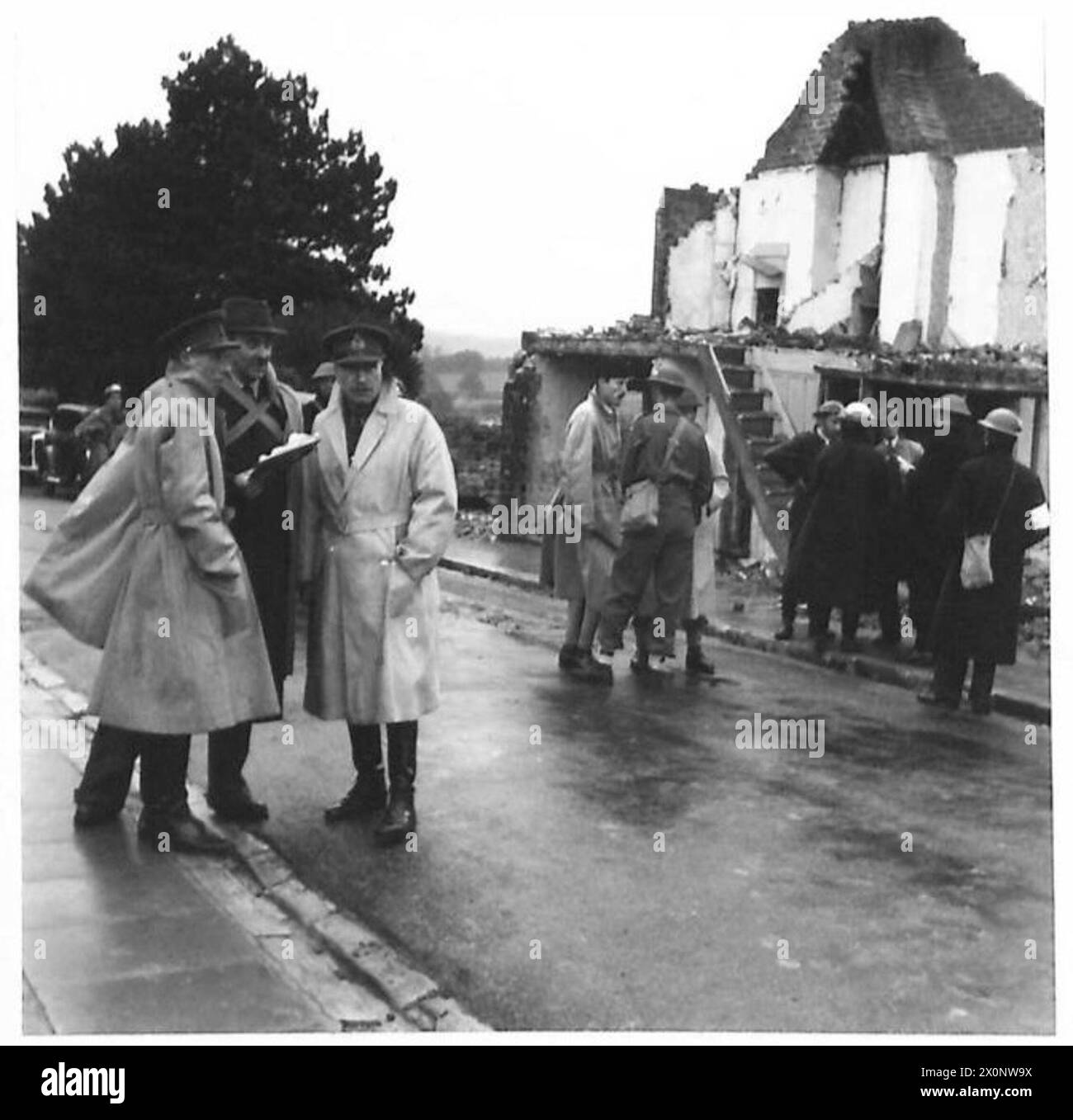 A SOUTHERN COMMAND EXERCISE - Major Gen. G.J.P. St.Clair, DSO., at the ...