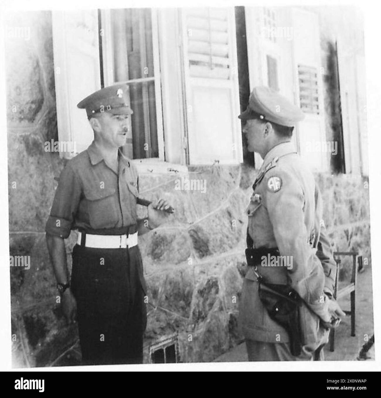 Field Marshal Alexander visits the 5th Corps area and speaks with Drill ...