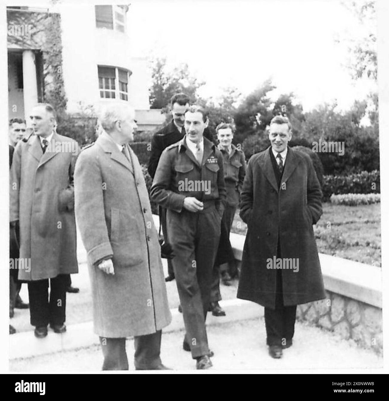 LT. GEN. SCOBIE WITH T.U.C. DELEGATES - Lieut. General Scobie and the T ... LT. GEN. SCOBIE WITH T.U.C. DELEGATES - Lieut. General Scobie and the T ...