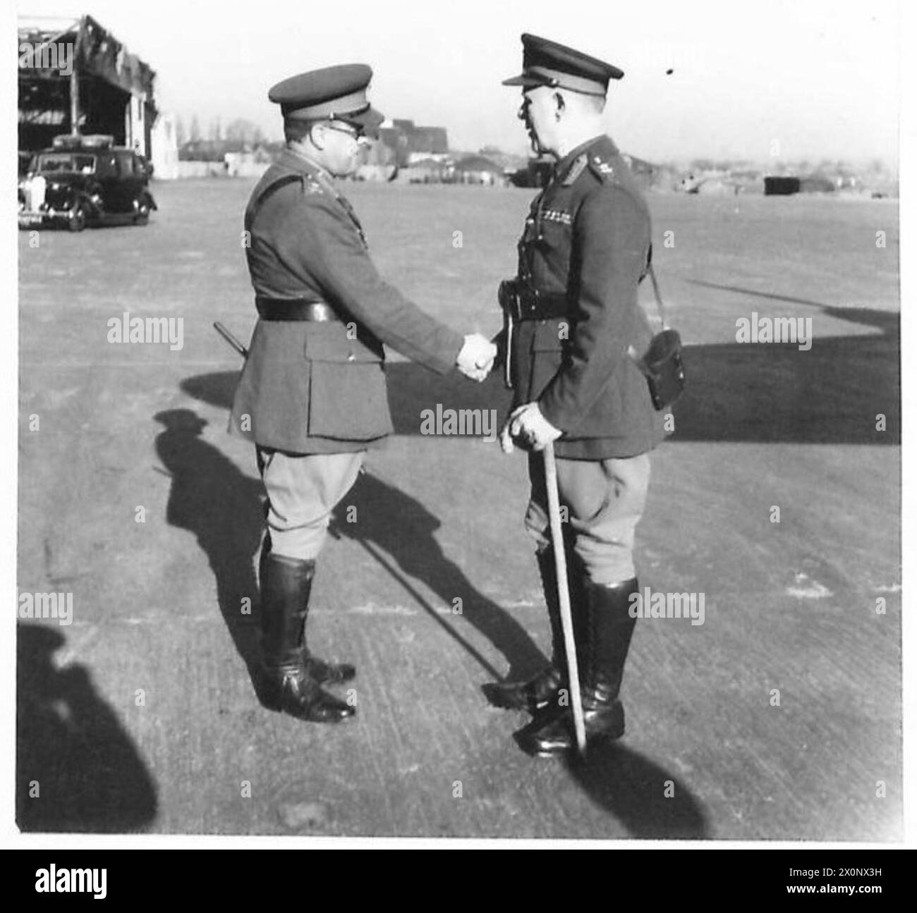 LORD GORT LEAVES FOR GIBRALTAR - Lord Gort saying goodbye to Lt.Gen ...