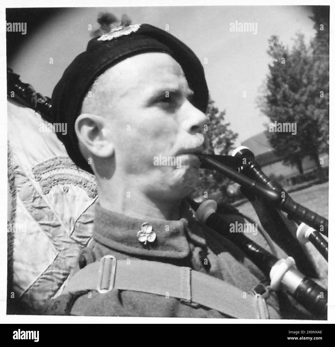 LIEUT-GENERAL MONTGOMERY INSPECTS A BATTALION OF THE LONDON IRISH ...