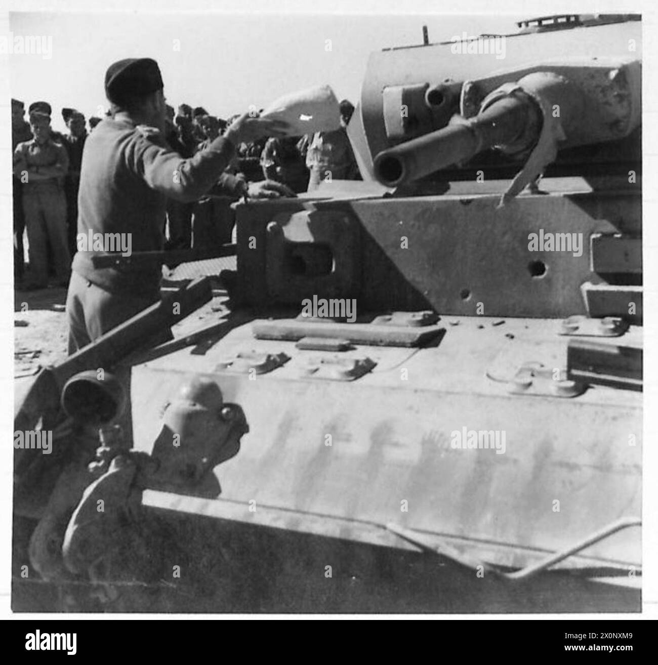 TRAINING PROGRAMME AS USUAL - EVEN IN THE FORWARD AREAS - An officer ...