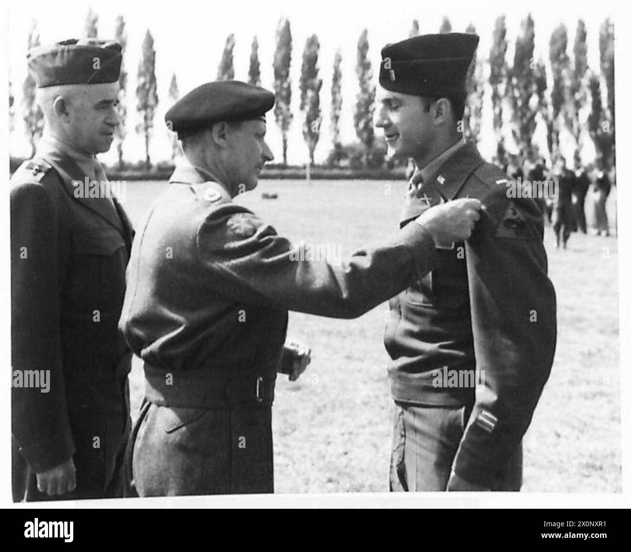MILITARY CROSS - 1st Lieutenant Leonard F.Banowets, H.Q. Bty. 67th ...