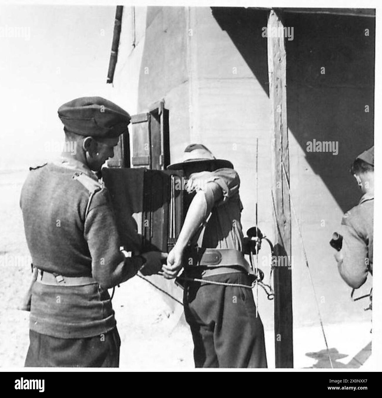 Military radio signals hi-res stock photography and images - Alamy