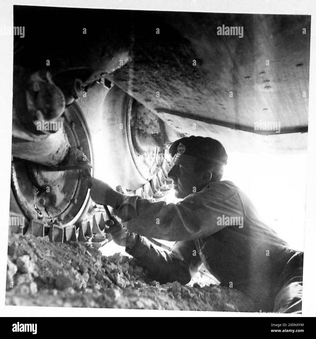 A DAY IN THE LIFE OF A TANK CREW - The comes maintenance before setting ...