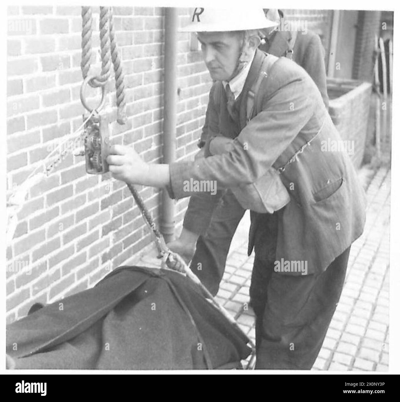 negative - The "White"stretcher balance which finds its own centre of ...