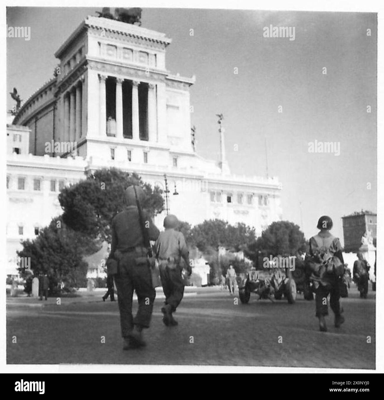 ITALY : SCENES AS ROME SURRENDERS TO FIFTH ARMY - Troops and equipment ...