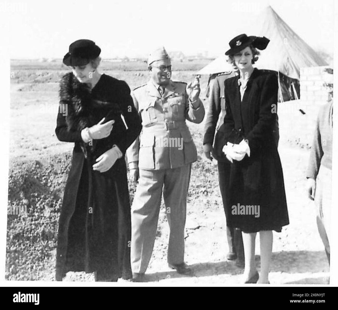 Lady Moira Lyttelton and Lady Cornwallis tour an Indian hospital in ...