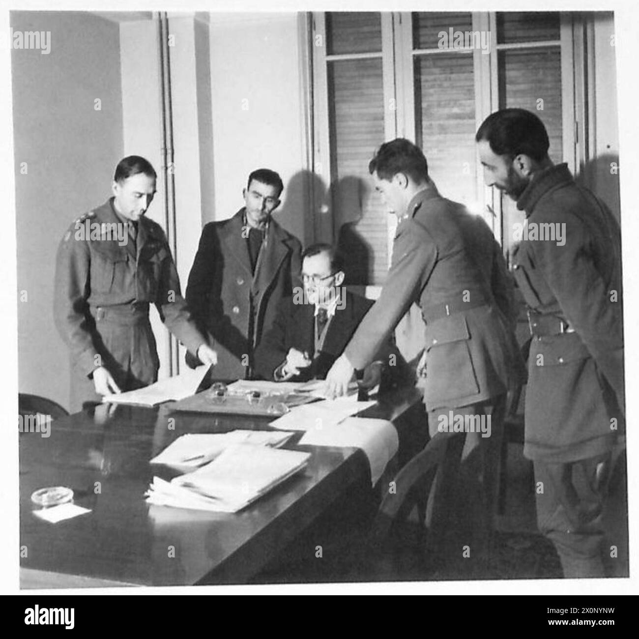 GREECE : THE SIGNING OF THE TRUCE - John Vezgos, one of the E.L.A.S ...