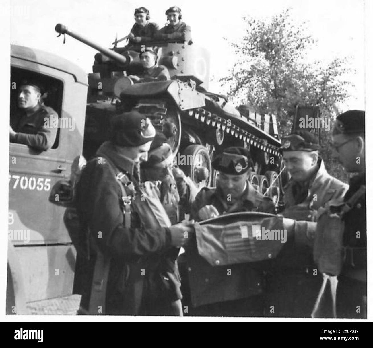 "BUMPER" EXERCISE - Tank officers discussing the route to be taken ...