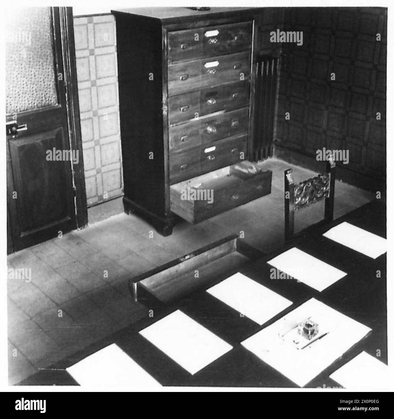 Negative notes Cut Out Stock Images & Pictures - Alamy