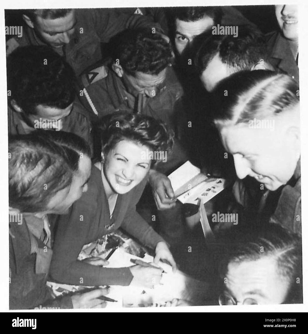 FIFTH ARMY : FIELD MARSHAL ALEXANDER ATTENDS SOLDERS' DINNER ...