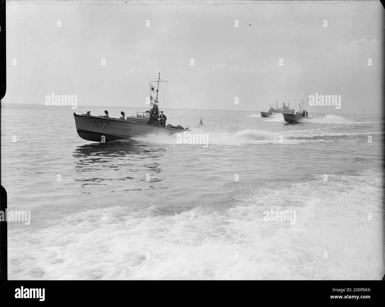 MOTOR TORPEDO BOATS. ON BOARD AN MTB ON PATROL. - MTB's patrolling at ...