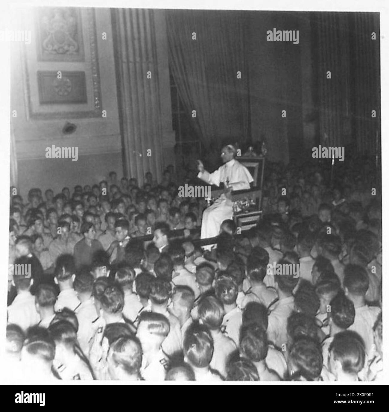 POPE GIVES AUDIENCE TO BRITISH 78TH DIVISION - Soldiers watch as the ...